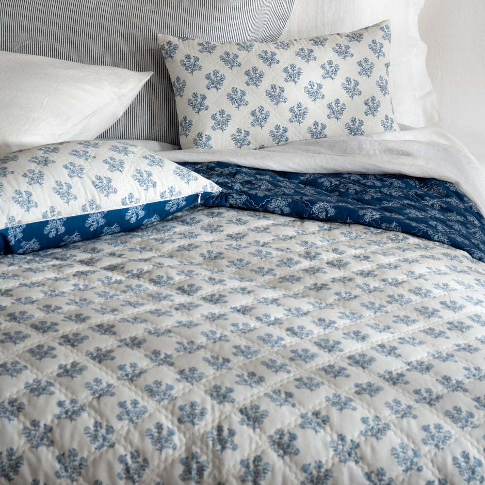 Double Bedspreads & Bed Throws | Soak&Sleep