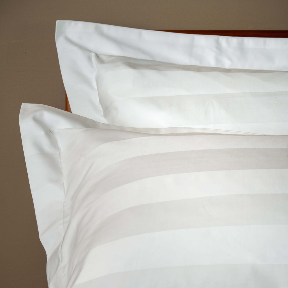 White 600 Thread Count Dobby Stripe Egyptian Cotton Bedding | Soak&Sleep