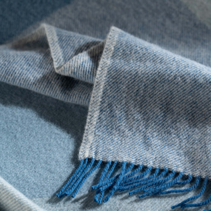 Blue/Cream Pure Wool Block Colour Check Throw | Soak&Sleep