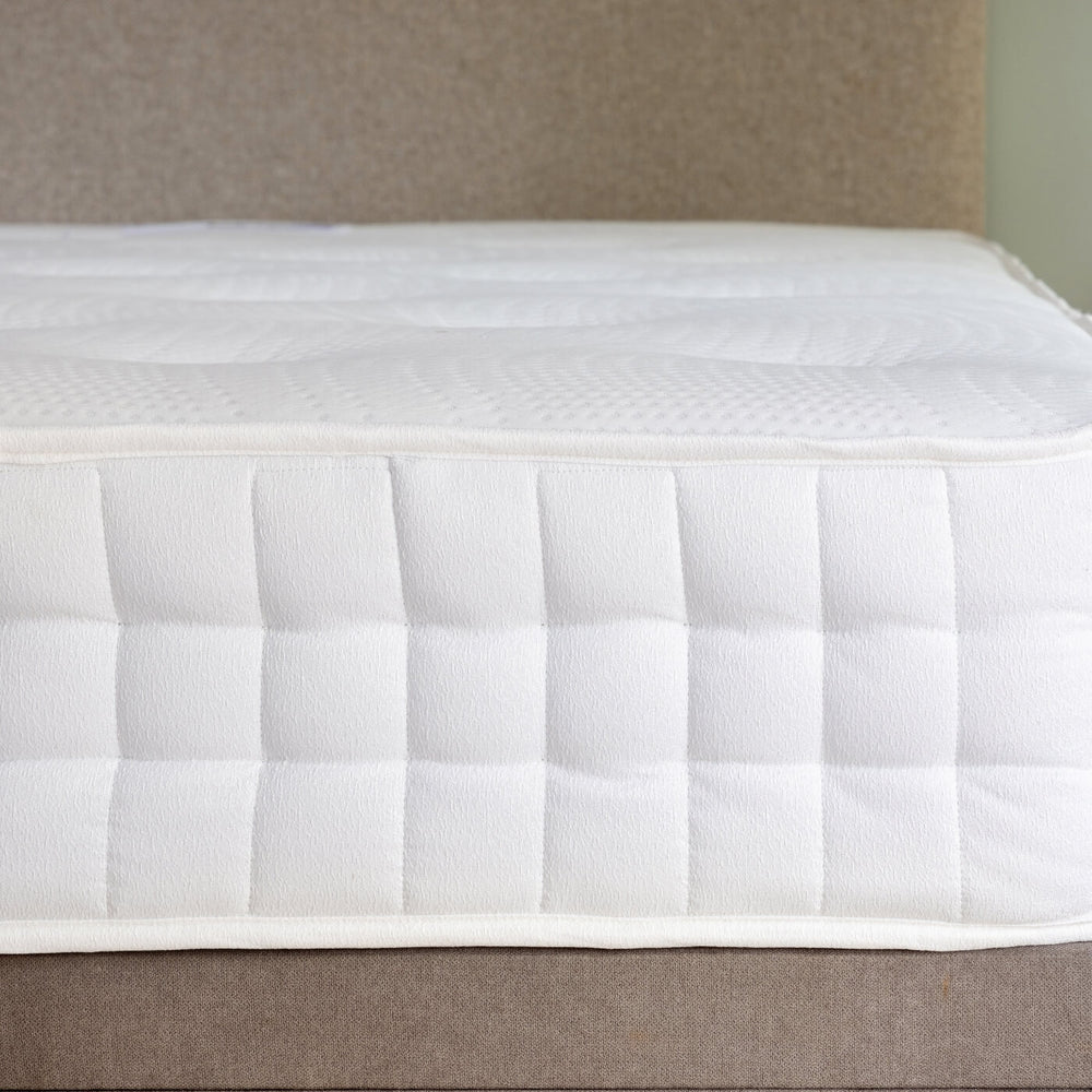 Classic 1000 Pocket Spring Mattress - Medium/Firm | Soak&Sleep